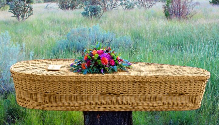 Choosing Green: Exploring the Benefits of Eco-Friendly Caskets ...
